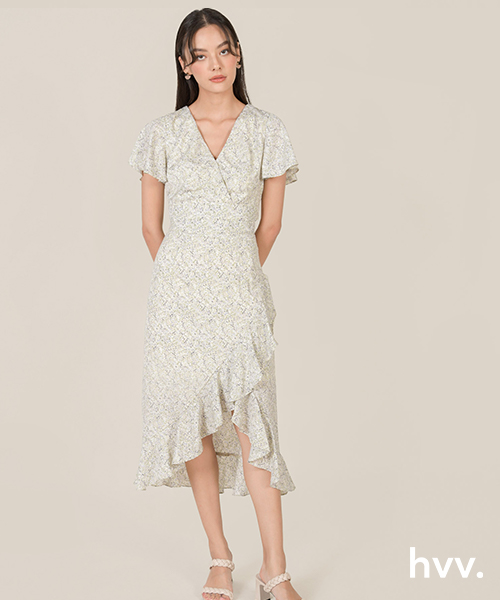 Office Wear Singapore | 7 Essentials Every Woman Must Have